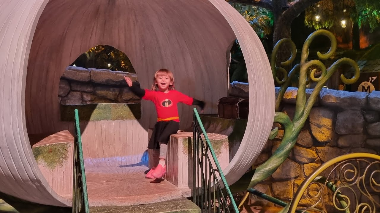 Motiongate, dreamworks Shrek! Gigi - YouTube