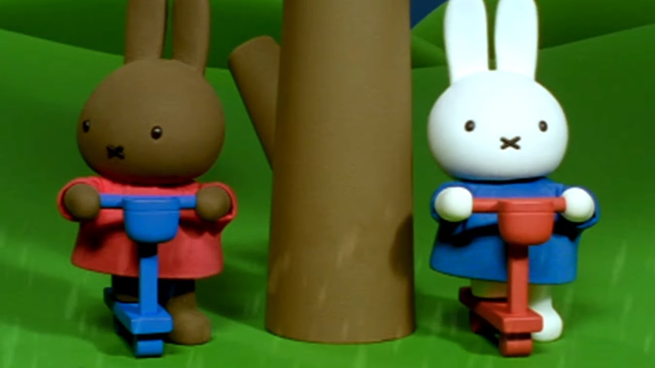 Nijntje speelt op een scooter | Nijntje | Het beste van Nijntje - YouTube