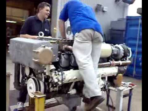 MAN marine diesel engine D2842LZE 1100hp 2 - YouTube