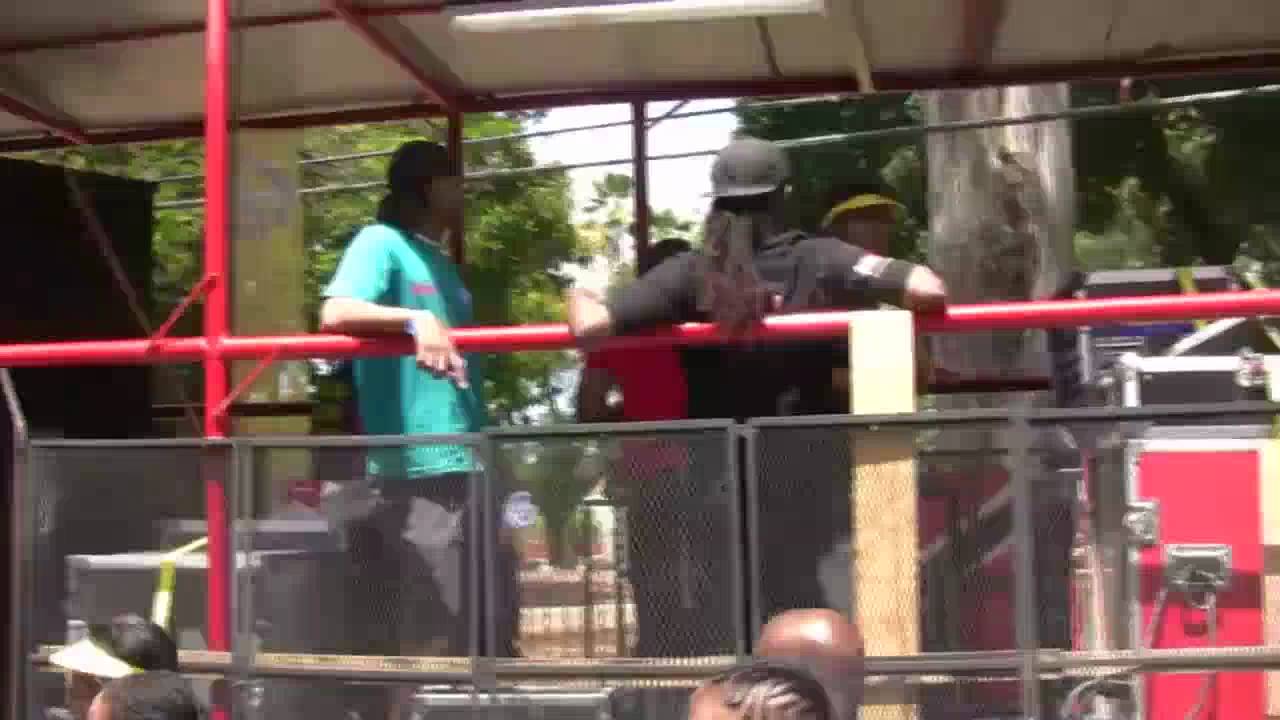 Trinidad Carnival Monday 2010 - Trini Revellers and others - YouTube