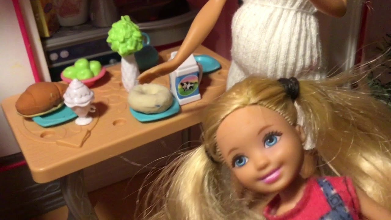 Barbie- Christmas Decoration Disaster! - YouTube