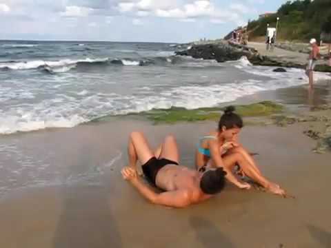 Dəniz qirağinda idman seksi