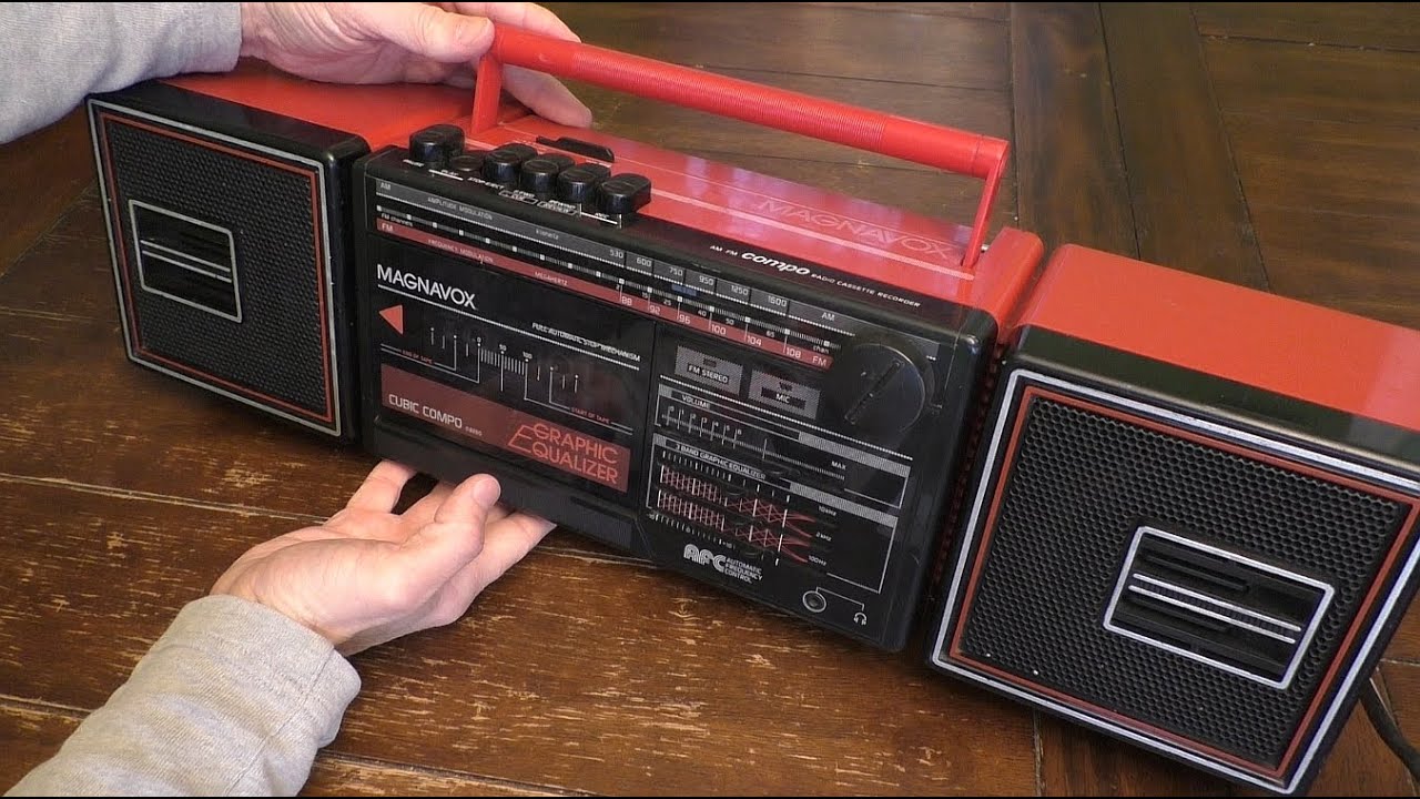 How to Repair an Old Magnavox AM/FM Cassette Boombox - YouTube
