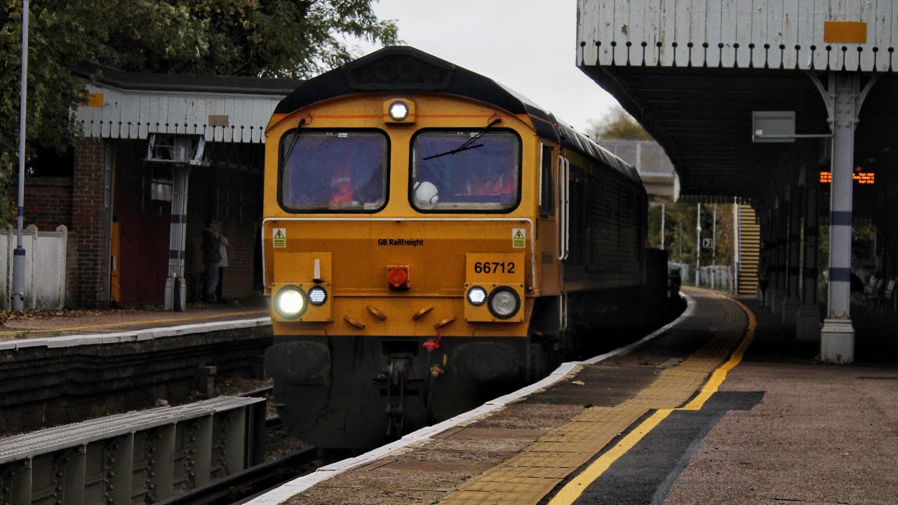 (HD) GBRf class 66712 roars through Broadstairs with loaded sleepers ...