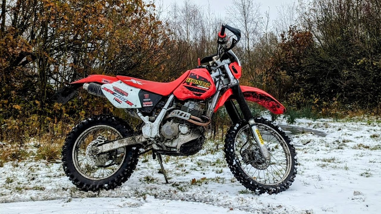Taking the XR400 off-road in the snow - YouTube