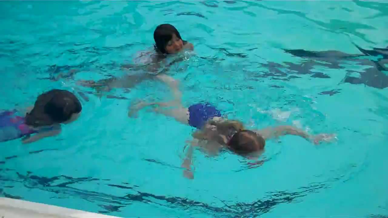 Clara swimming lessons. - YouTube