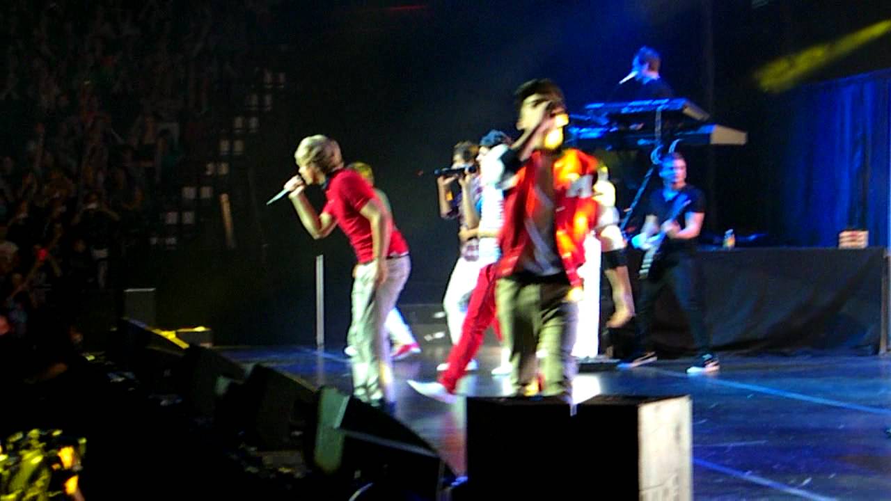 Stand Up - One Direction - 5/22/12 - YouTube