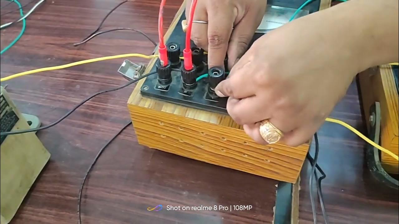 Connection and measurement of power consumption of a fluorescent lamp ...