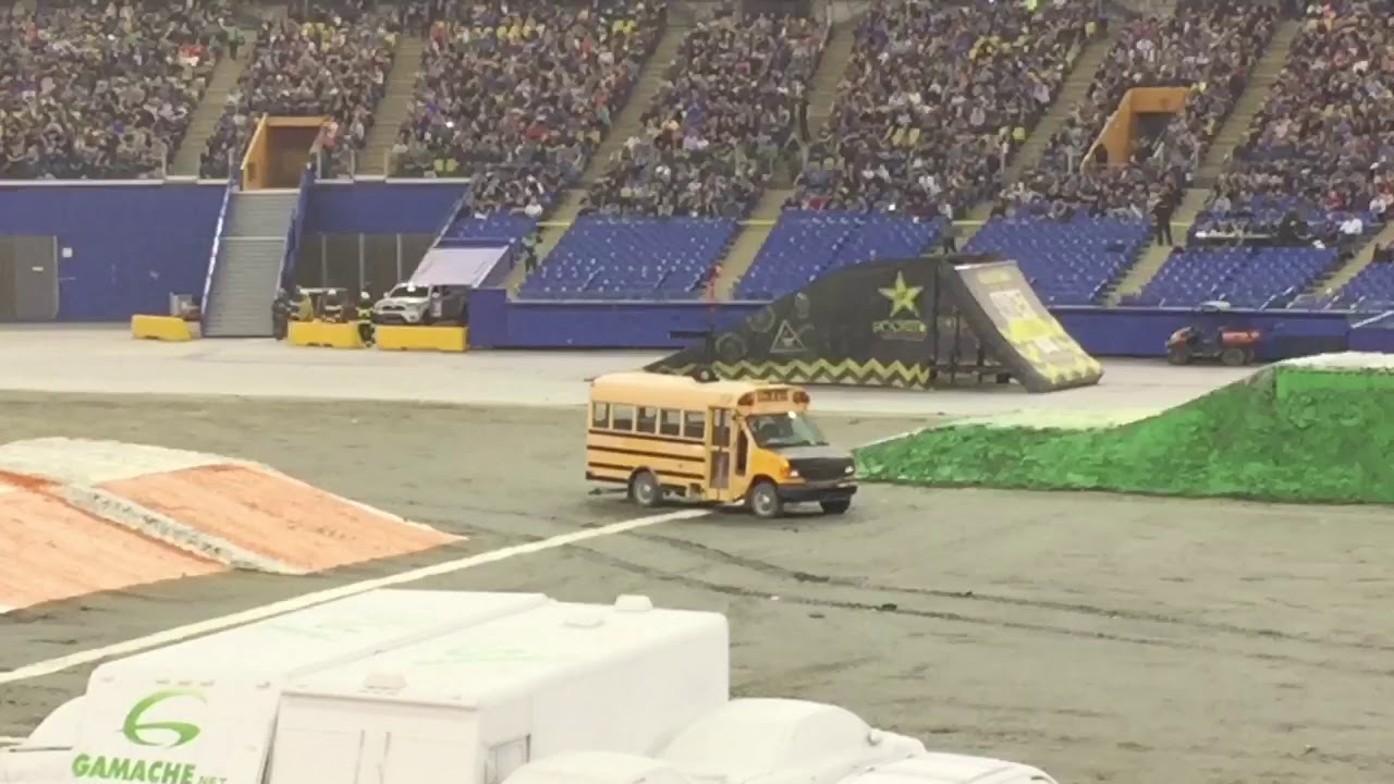 Monster jam Montreal full racing competition - YouTube