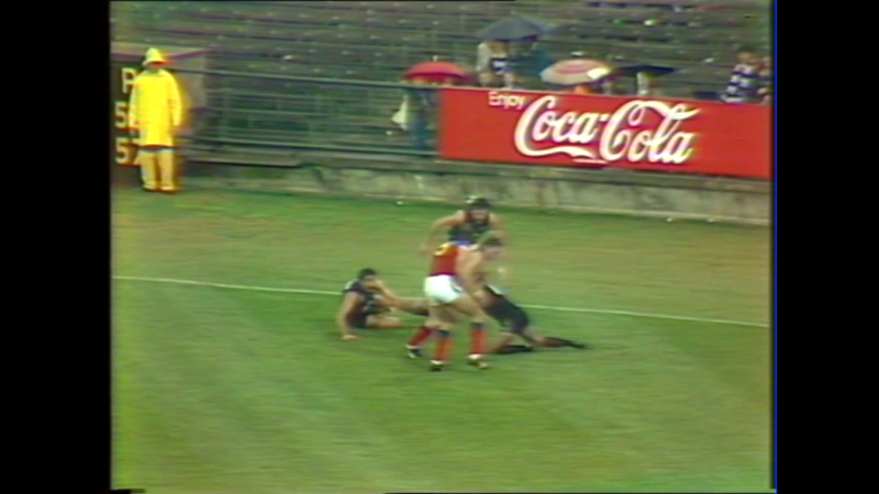 Mick Conlan great play 1984 night game - YouTube