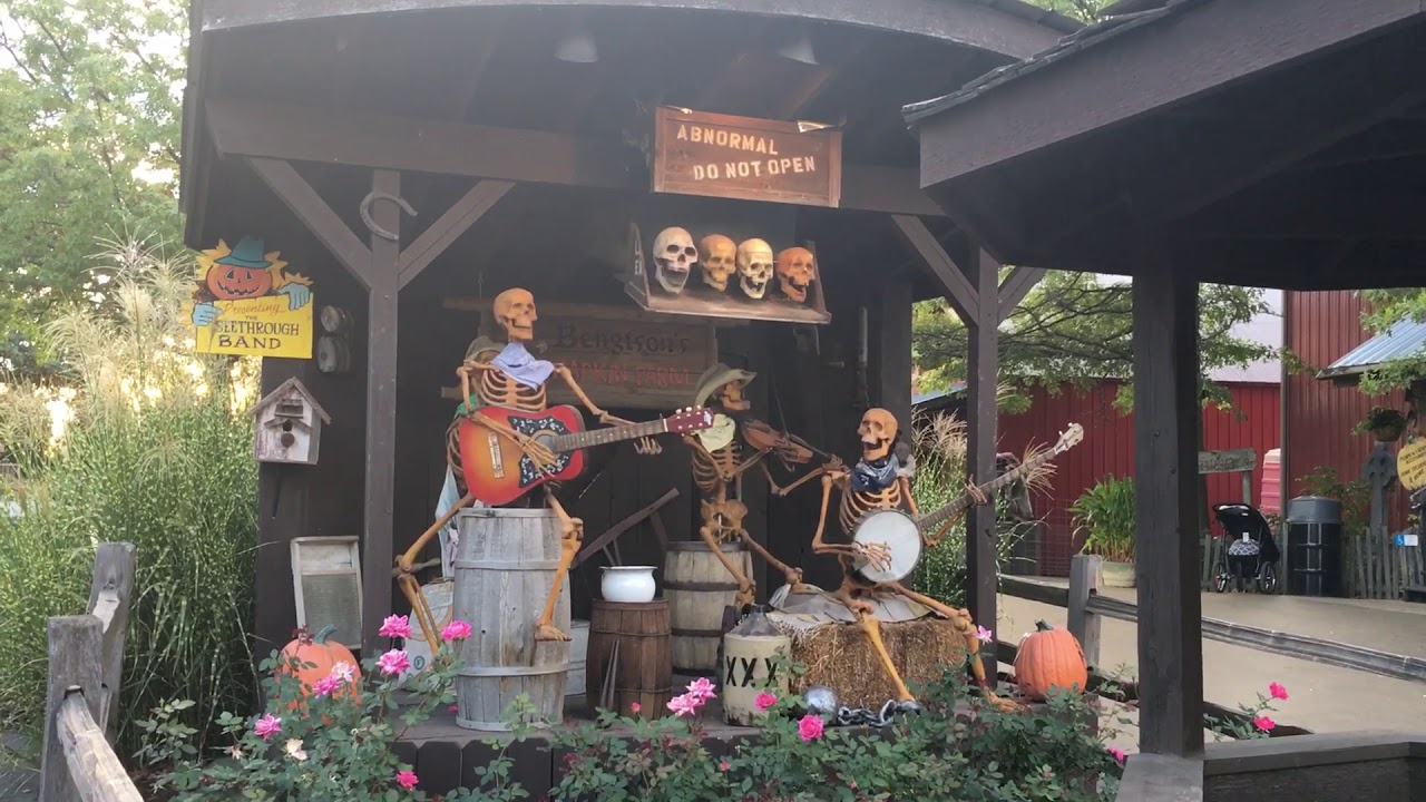 Bengston Pumpkin Farm Skeleton Band - YouTube