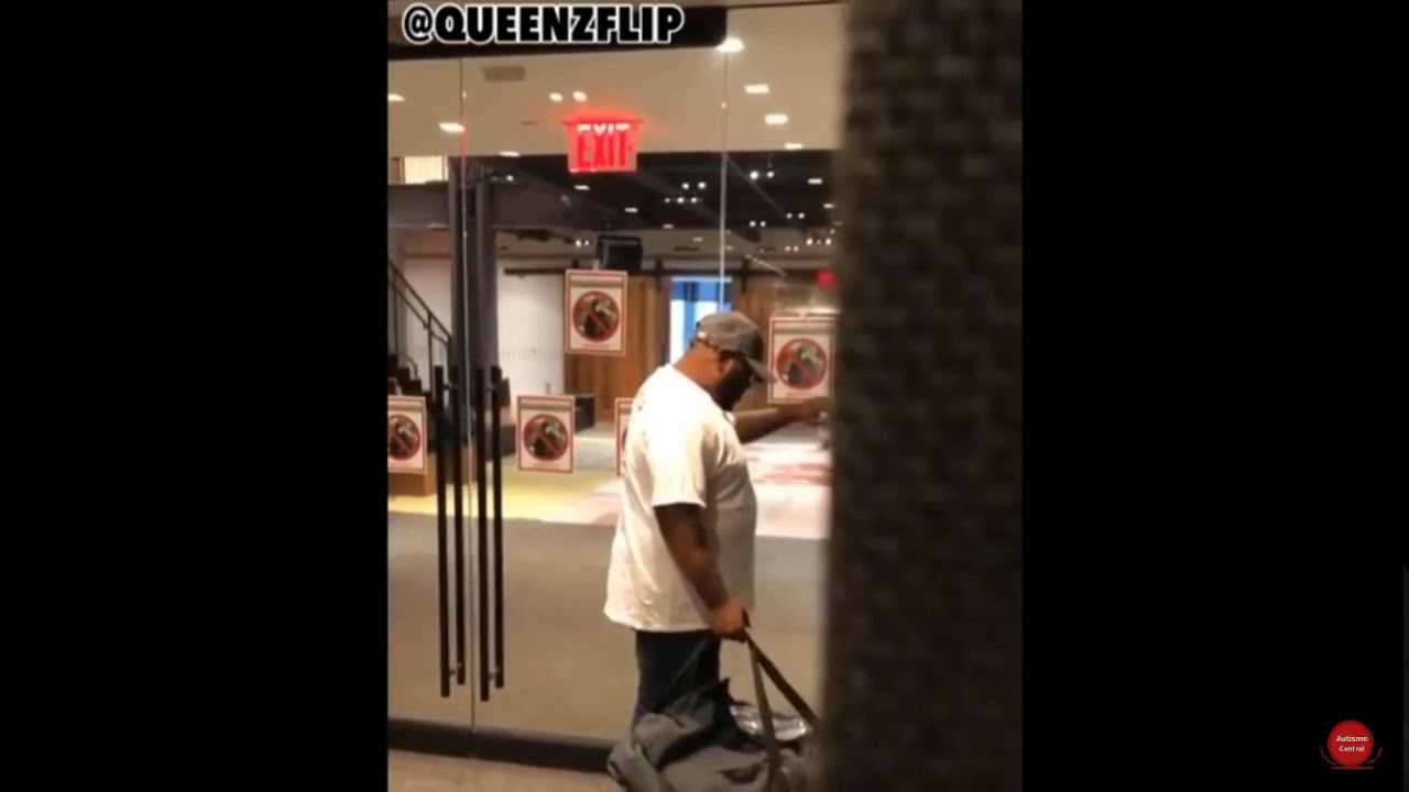 QUEENZFLIP Throw The Joe’s Pizza & Fight In Atlantic Records - YouTube