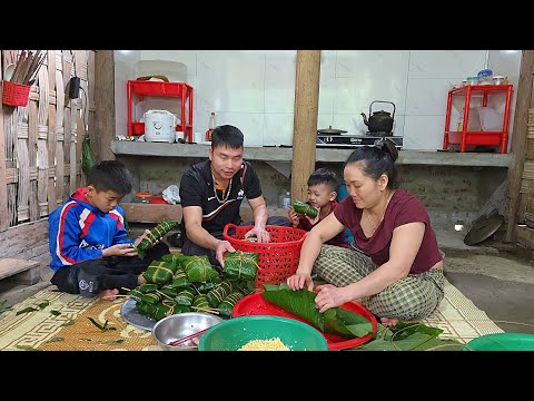 Making banh chung (a traditional Vietnamese rice cake) to celebrate the Lunar New Year in 2026.