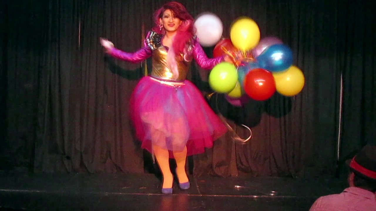Crescent Rose "99 Red Balloons" at Menagerie Throw Down Drag Down Drag ...