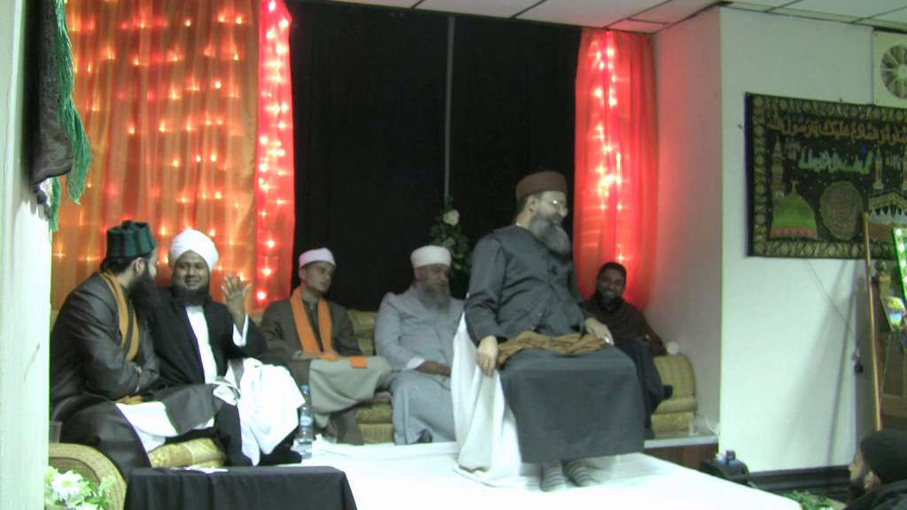 Khatib-e-Azam Hazrat Allama Syed Rashid Makki reciting Naat at Jamia ...