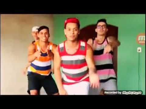 Coreografia da música qual bumbum mais bate qual bumbum mais pula