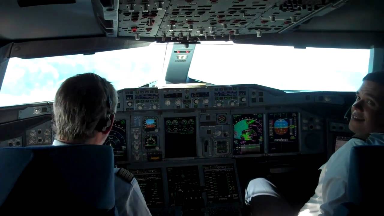 [COCKPIT] Airbus A380 Lufthansa Cockpit Sonderflug nach PMI Palma de ...