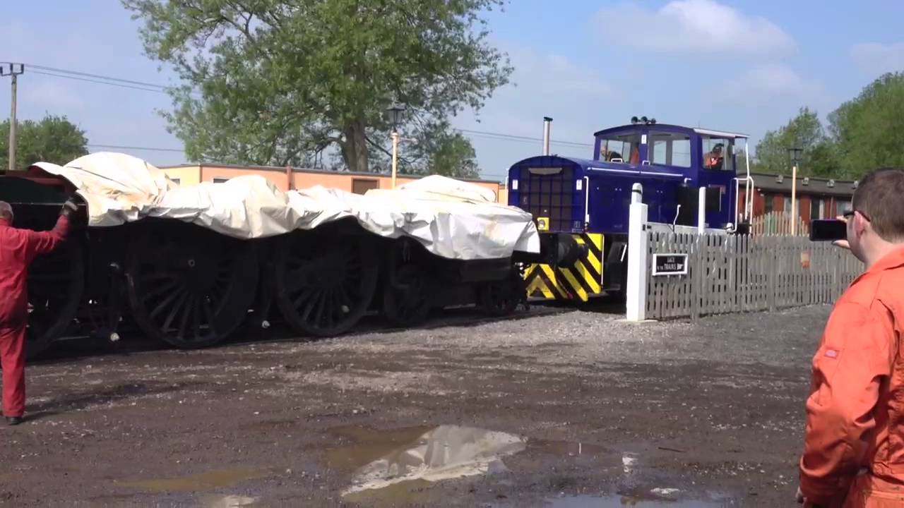 GWR/BR Modified Hall 6984 Owsden Hall being unloaded at the Swindon and ...