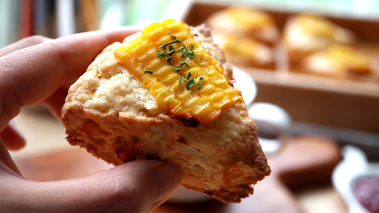 옥수수 스콘/ 포슬포슬 고소한 스콘 만들기!/Corn scones - YouTube