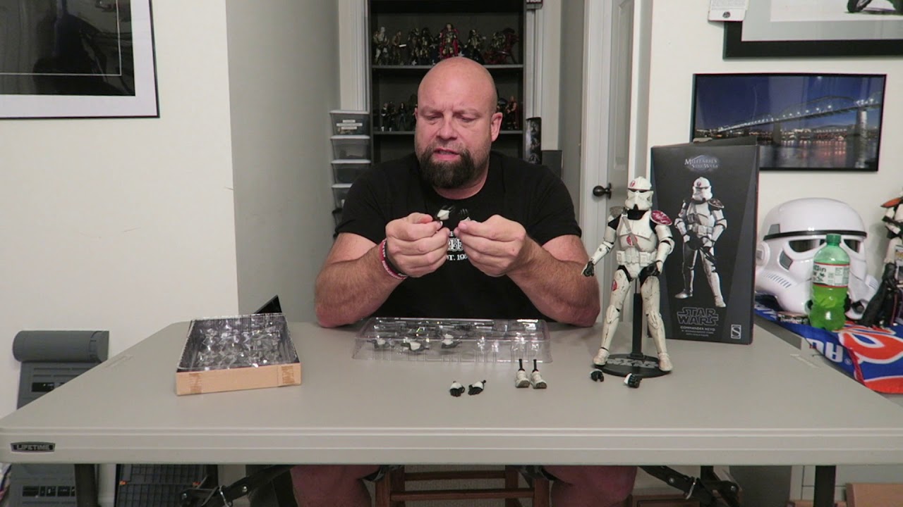 Episode 39 - Sideshow Commander Neyo Un-boxing - YouTube