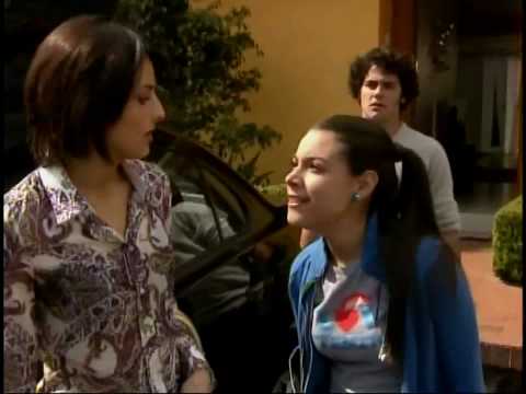 Aislinn Derbez  en  Ellas son La Alegria del Hogar