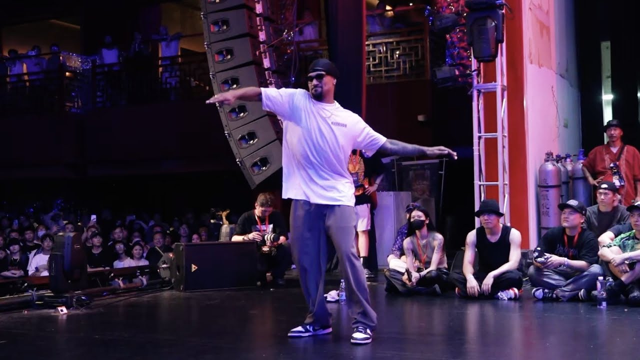 CREESTO vs SONYA - Dance Vision vol.10 Popping Battle 32进16 - YouTube