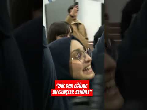 Gençlerden Ekrem İmamoğlu'na sloganlı karşılama: Dik dur eğilme, bu gençlik seninle