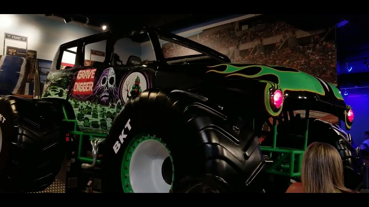 Monster Jam Grave Digger VR Simulator by DOF Robotics - YouTube