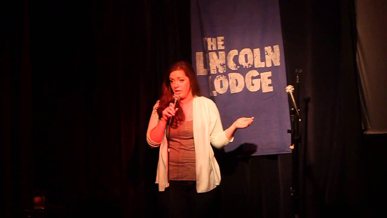 Megan Gailey shuts up a heckler at the Lincoln Lodge debut show - YouTube