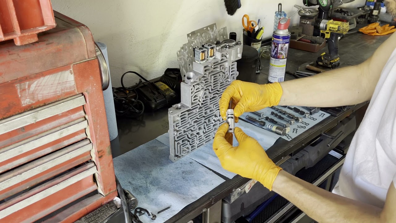 3. GM 4L60E Rebuild - Valve Body Assembly - YouTube