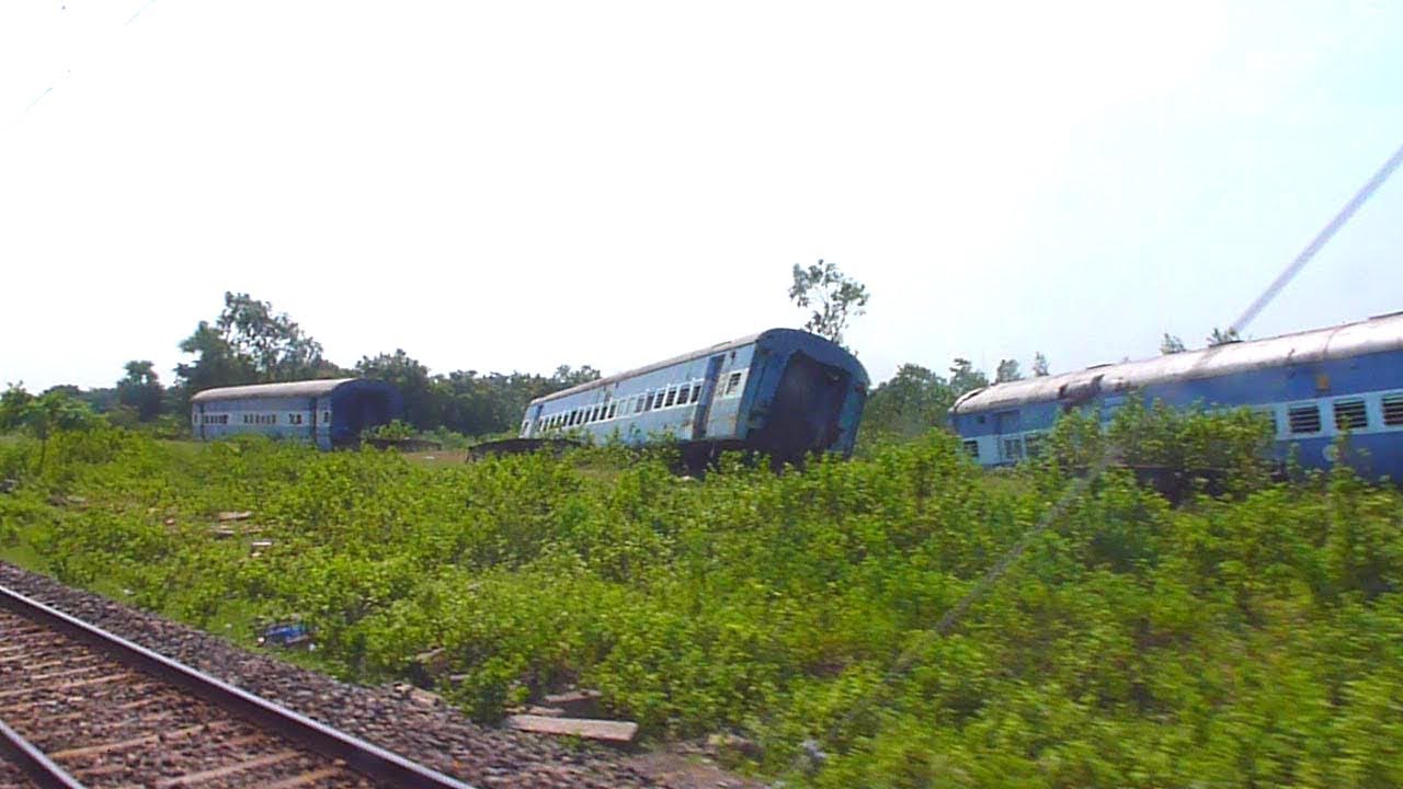 The Jnaneswari Express accident site near Jhargram - YouTube