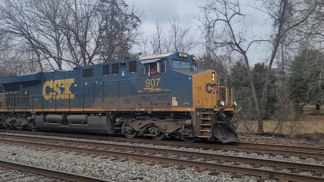CSX 907 is leading this manifest train - YouTube