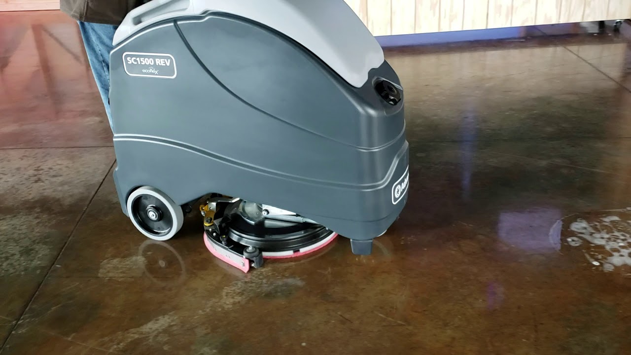 WAXIE demo with the Nilfisk Advance SC1500R - YouTube