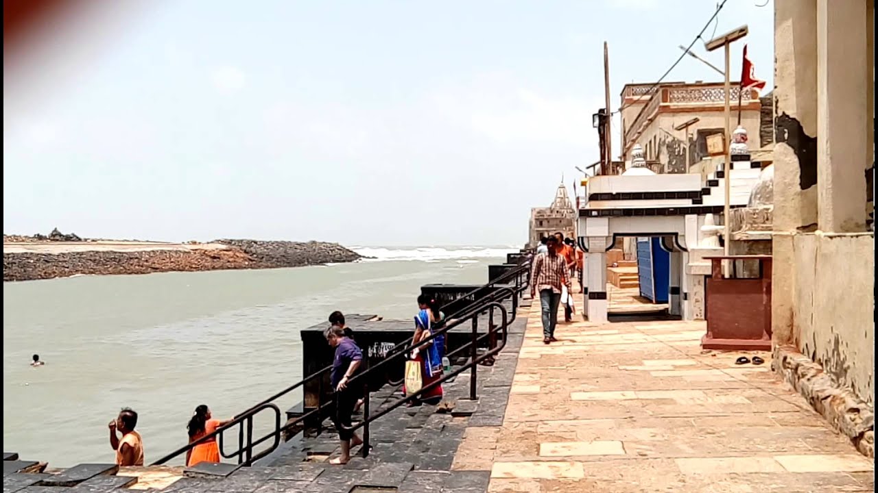 River behind Dwaraka Temple, Gujarat - YouTube