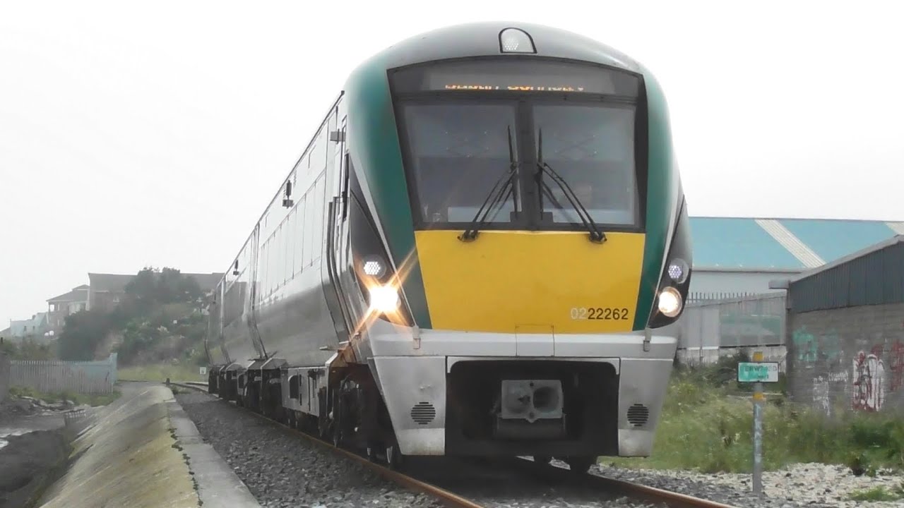 Irish Rail 22000 Class Intercity Train 22262 - Wexford Town - YouTube