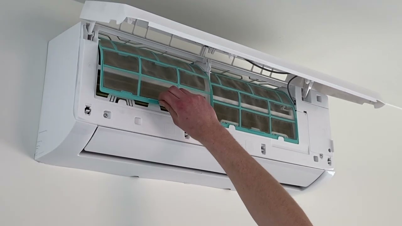 Filters airco verwijderen en terugplaatsen - YouTube