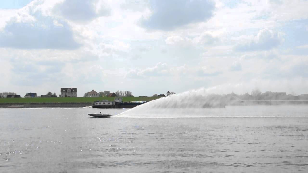 Glastron Carlson CVX 20 Roostertail - YouTube