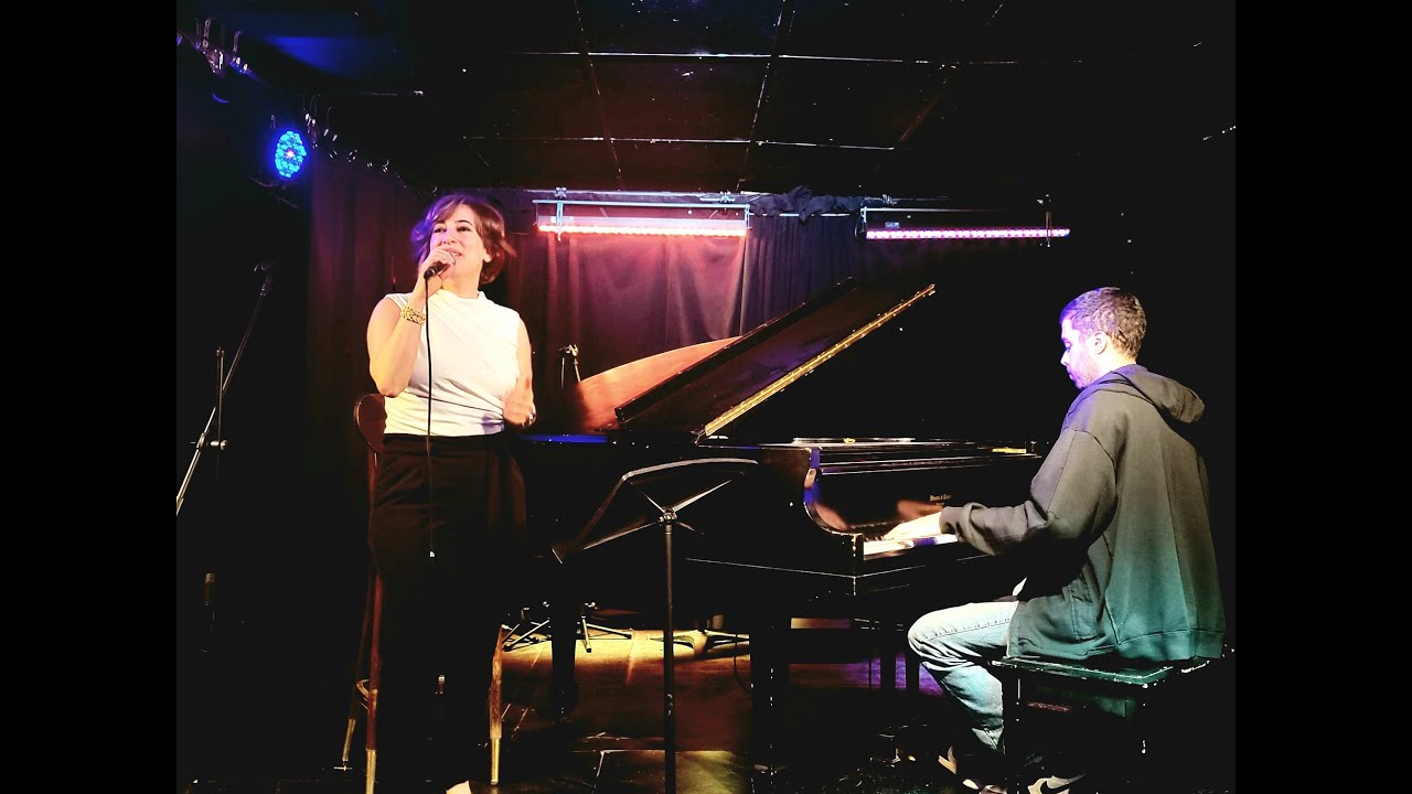 Back to Black X Fairouz حبيتك بالصيف_NEW Mashup by rOlah - YouTube