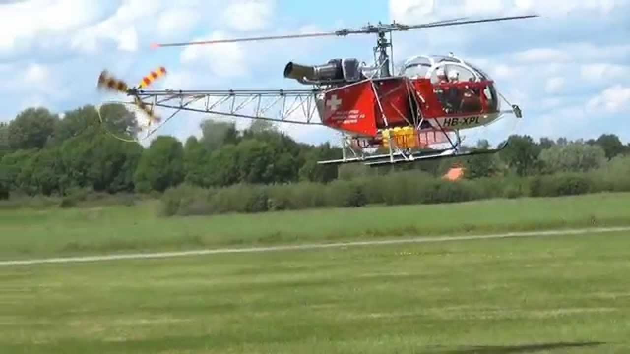 Wunderschöner ferngesteuerter Helikopter im Flug - YouTube