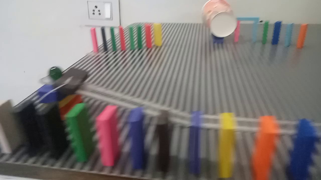 Chain reaction of Domino - YouTube