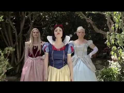 Princess rap battle/Elsa vs. Snow White - YouTube