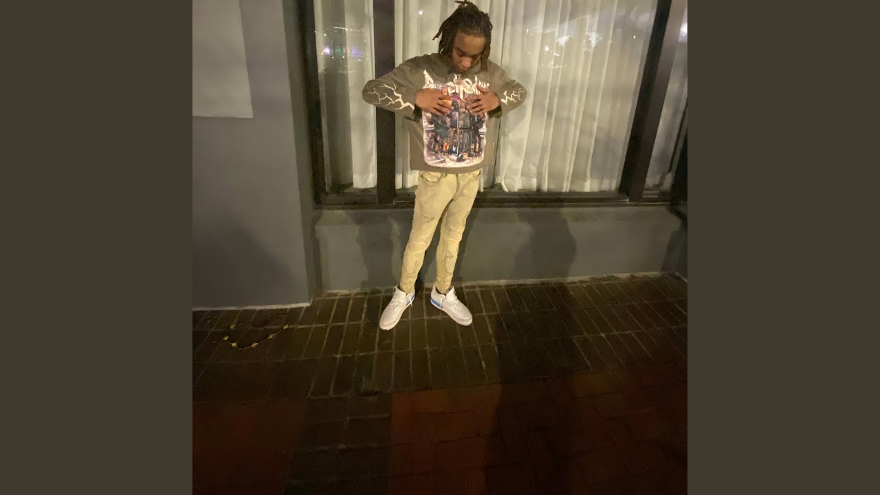 Moves Like A Smacka (feat. YouxngZer0) - YouTube