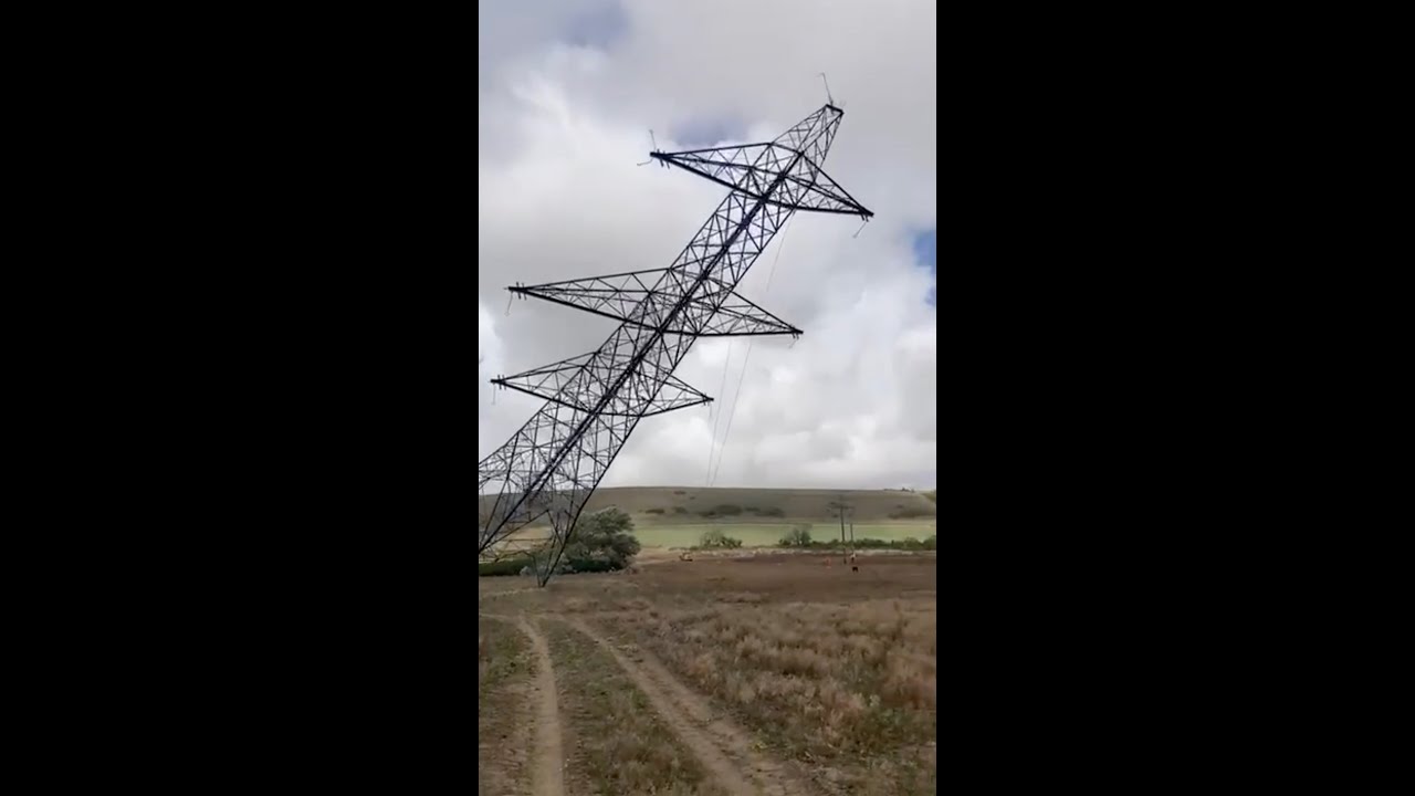 Timber! Electricity pylon pulled down in a world-first project - YouTube