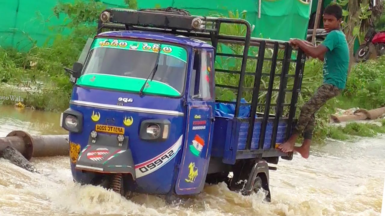 Auto Videos - APE Autorickshaw 3 Wheeler is Going in Flood Water | Go ...