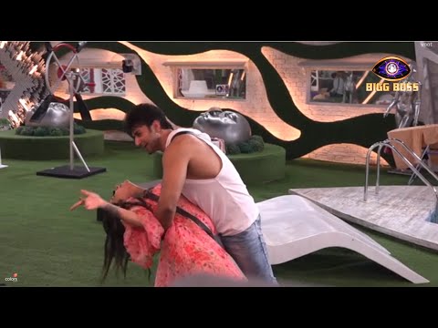 Bigg Boss 14 : Nishant Singh Malkani & Sara Gurpal Romantic Dance