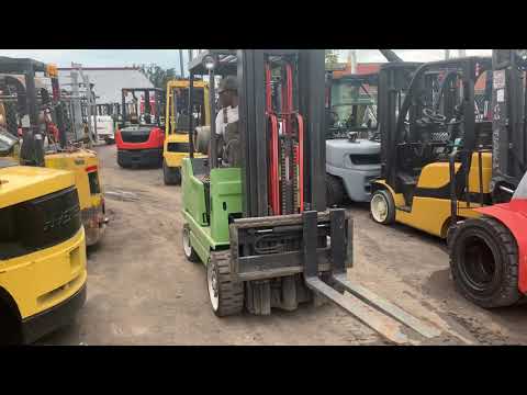 Clark GCX25 Forklift - YouTube