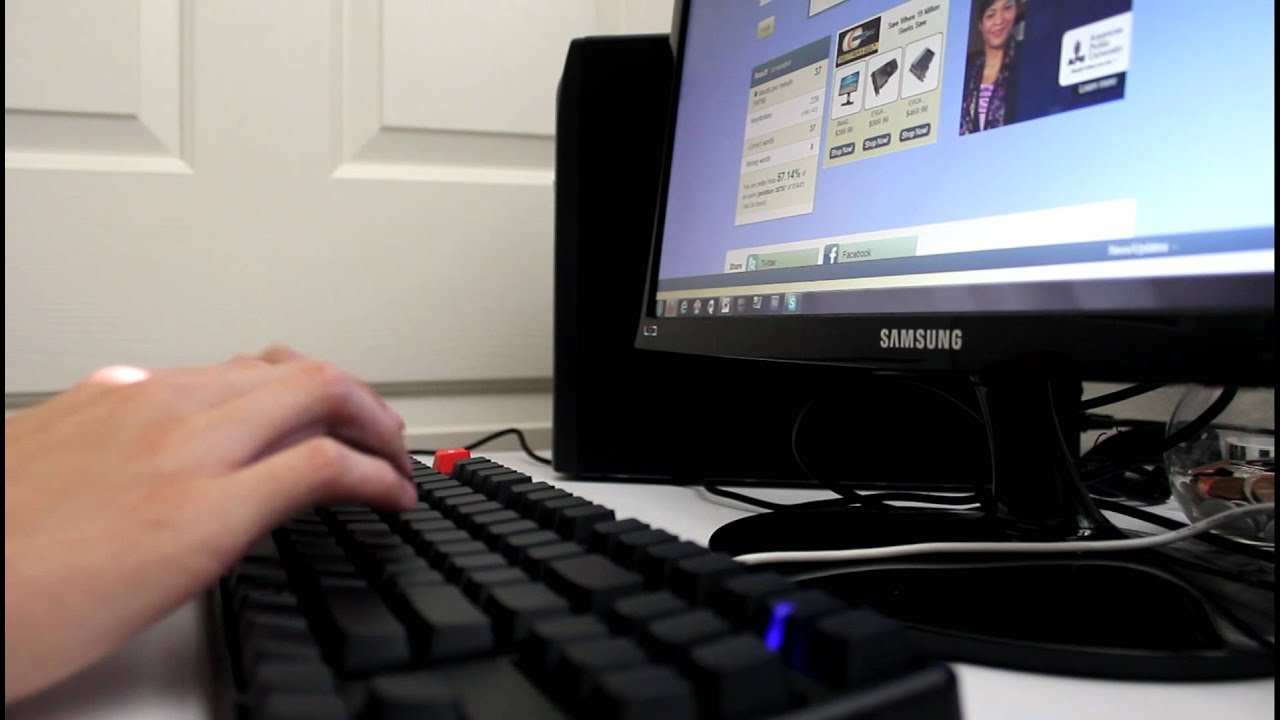 Leopold Tenkeyless "Otaku" Mechanical Keyboard (Cherry MX Blue) - YouTube