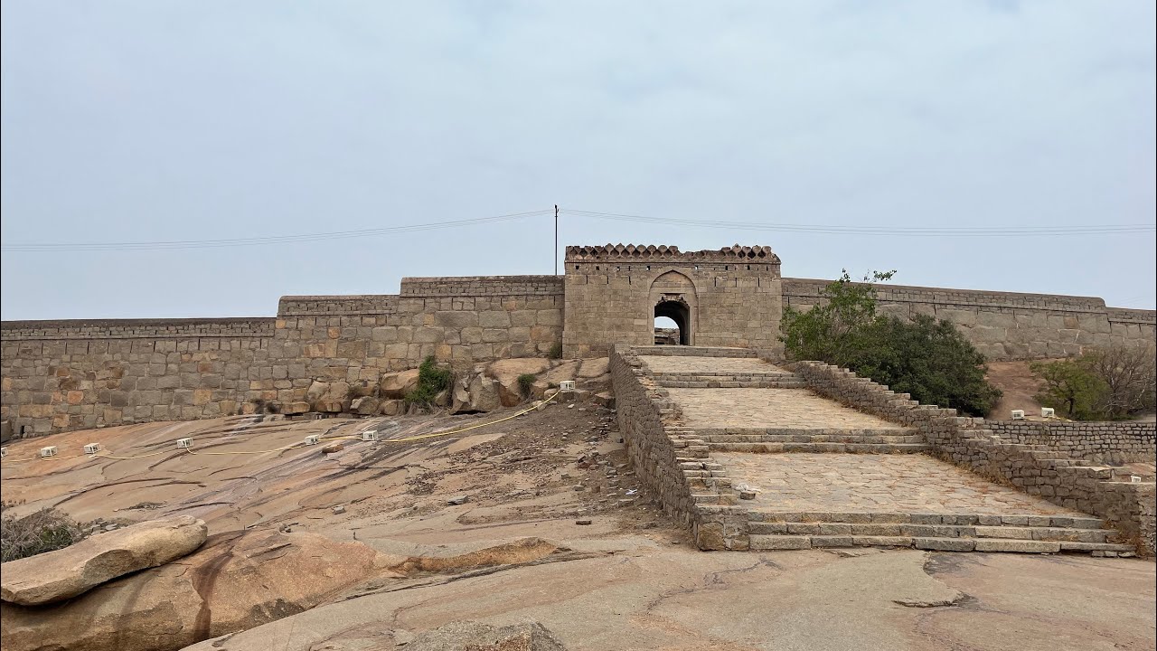 The story of ballari fort - YouTube