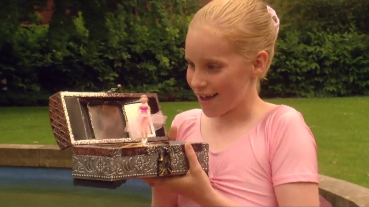 Brum and the music box - YouTube