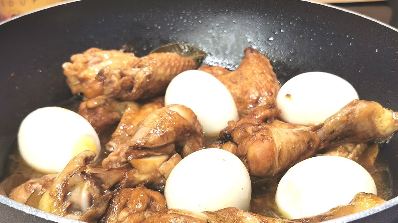 CHICKEN ADOBO WITH BOILED EGGS / HOW TO COOK CHICKEN ADOBO - YouTube